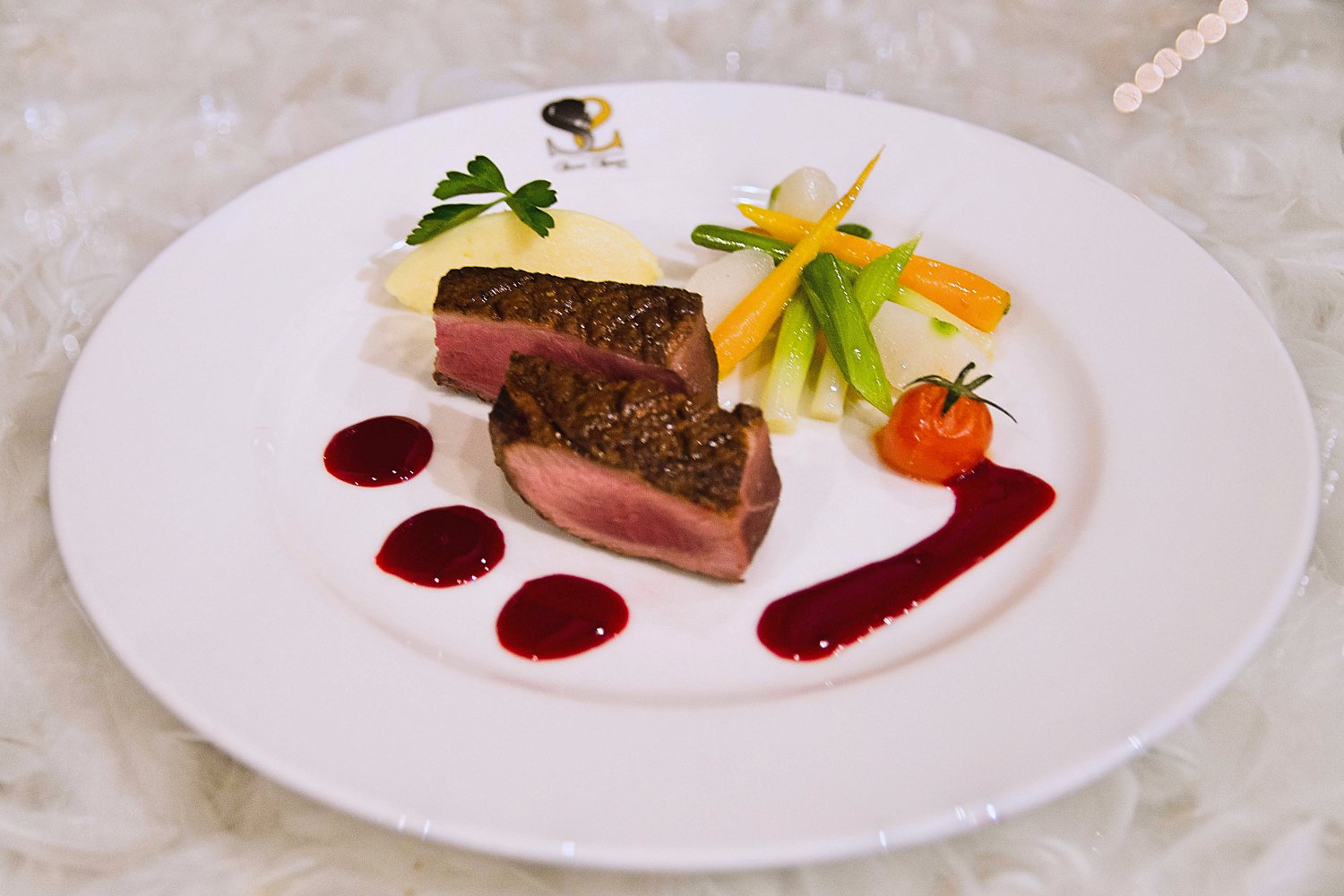 Secret Square Paris 17ème | Le Restaurant et Cabaret aphrodisiaque parisien